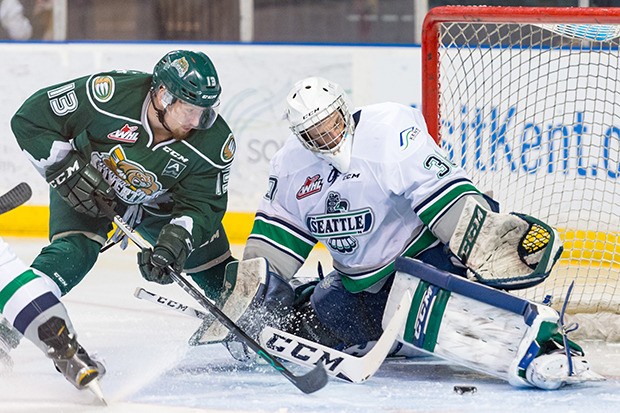 Bow pulls out the stops; T-Birds silence 'Tips for 9th straight win ...