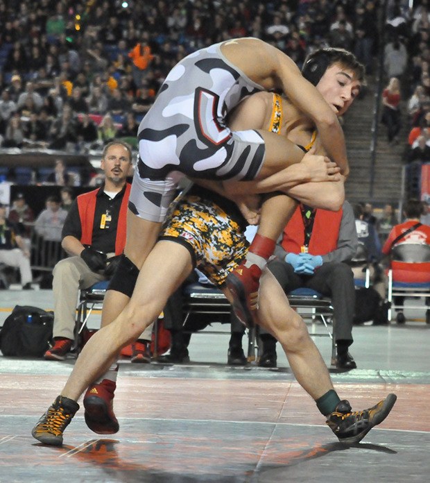 Chargers' Freitag, Royals' Daigbe secure titles | Mat Classic XXVII ...