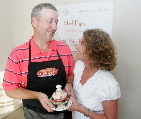 Kent man wins chicken cooking contest award | Kent Reporter
