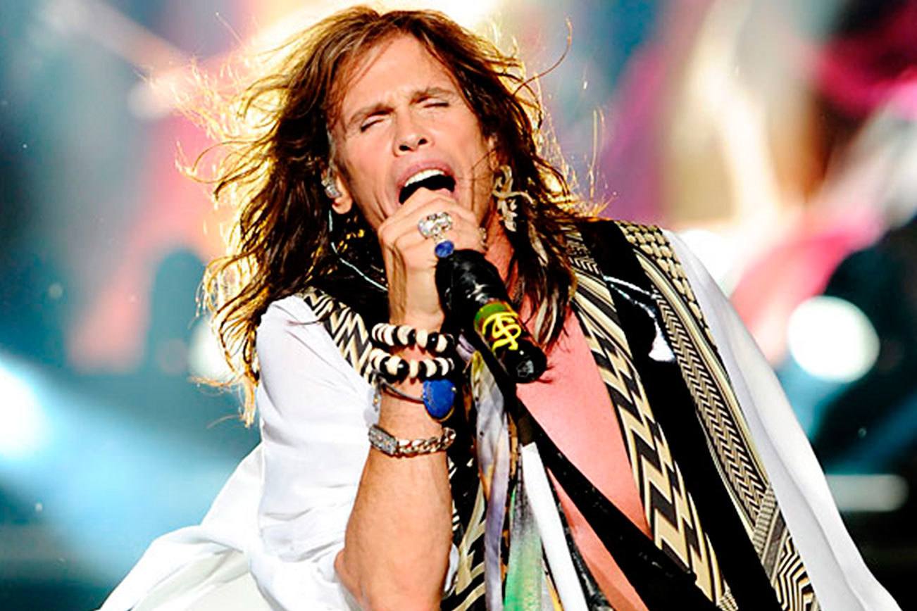 Steven Tyler Performing