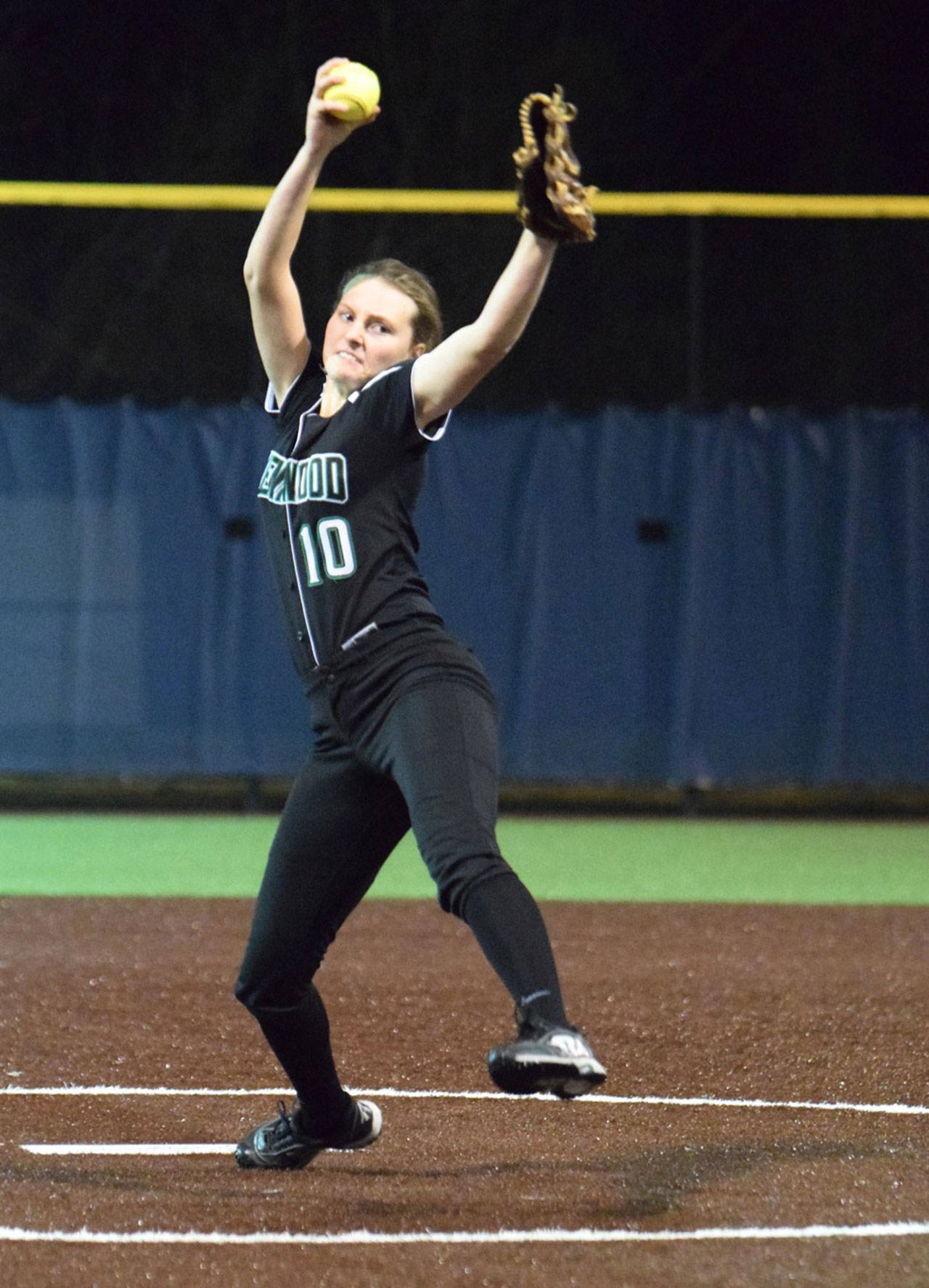 Ravens outlast Conks, 6-5 | Prep fastpitch | Kent Reporter