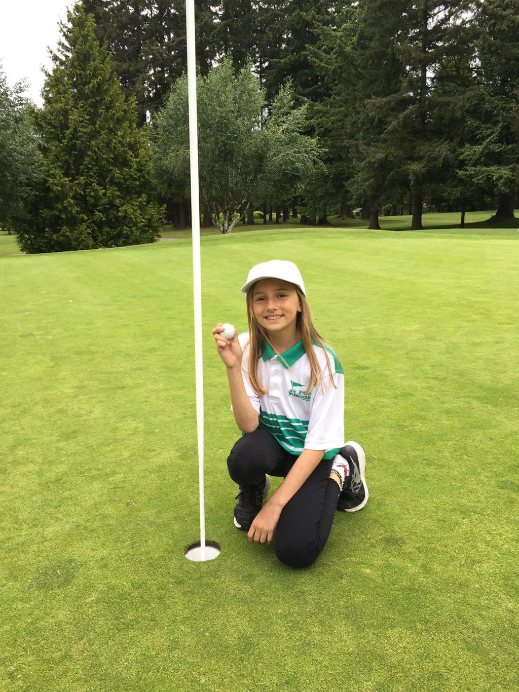 Nothing to it: 8-year old Kent girl hits hole-in-one in first ever ...