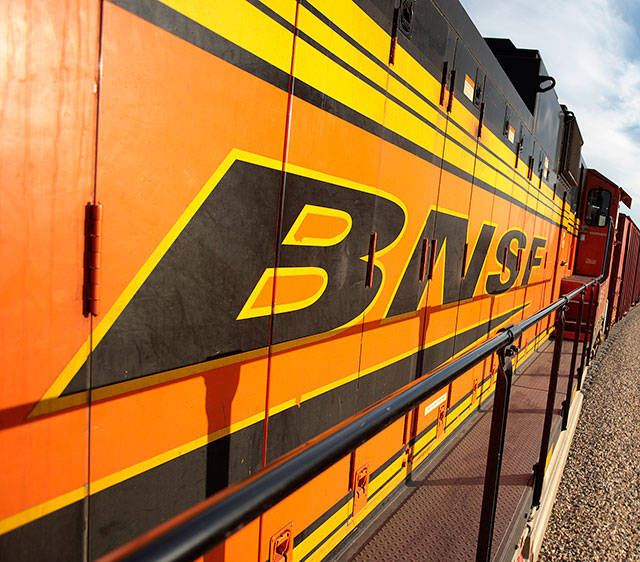 BNSF signal malfunction briefly closes tracks in Puget Sound region ...