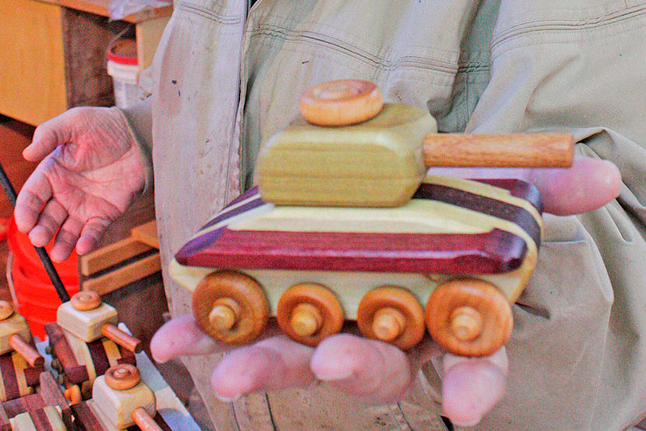 Toymaker to distribute gifts to children | Kent Reporter