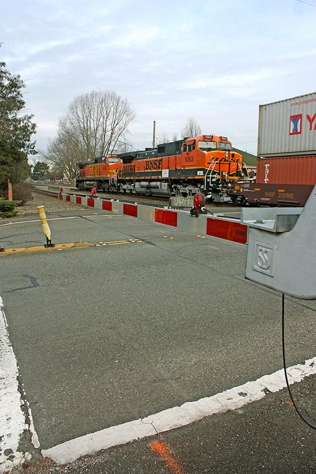 BNSF railroad crossing arms stuck in down position throughout Kent ...