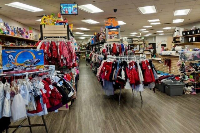 Kid to Kid: children’s and maternity resale store opens | Kent Reporter