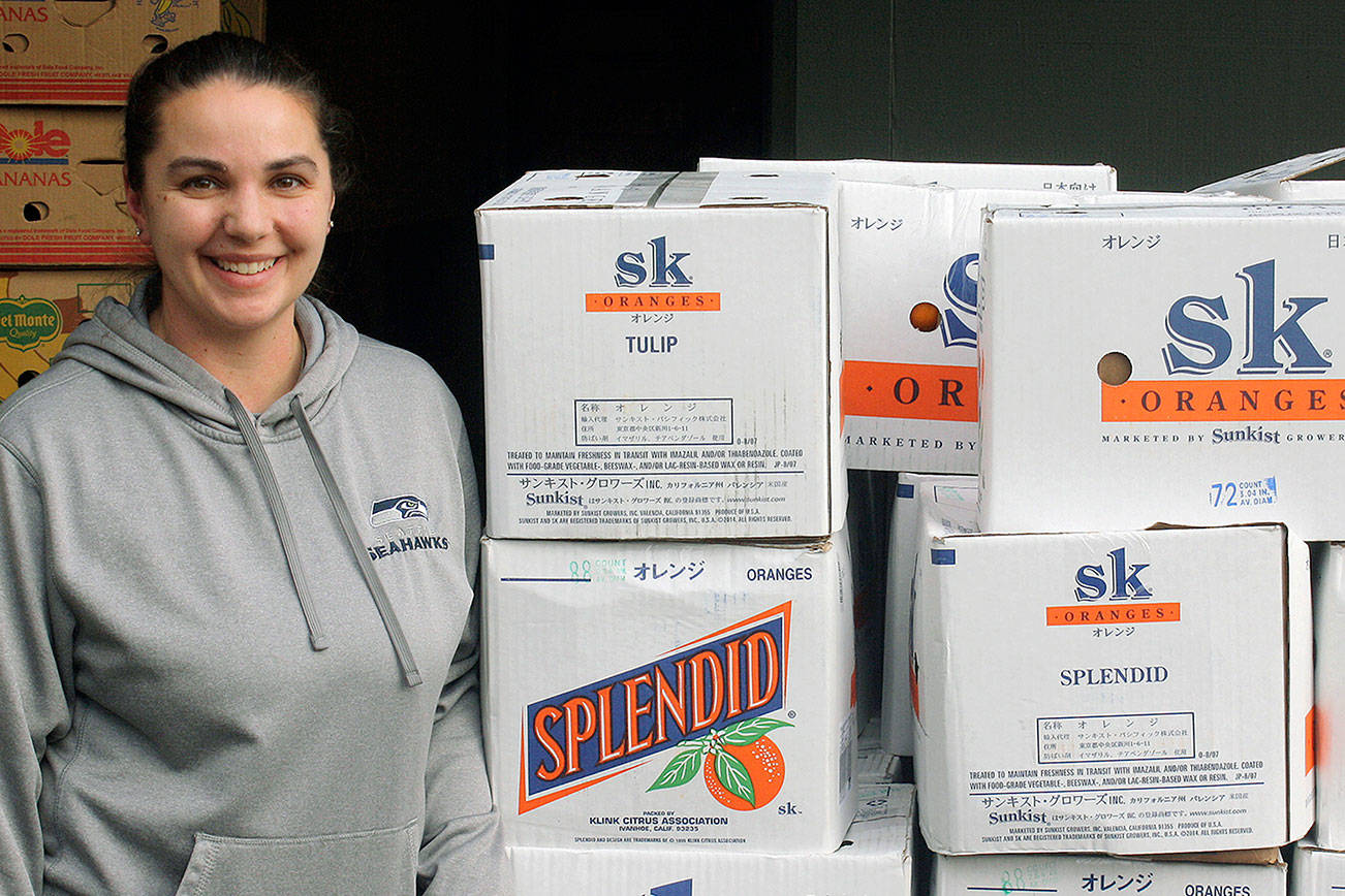Choate brings cheer to Kent Food Bank | Kent Reporter
