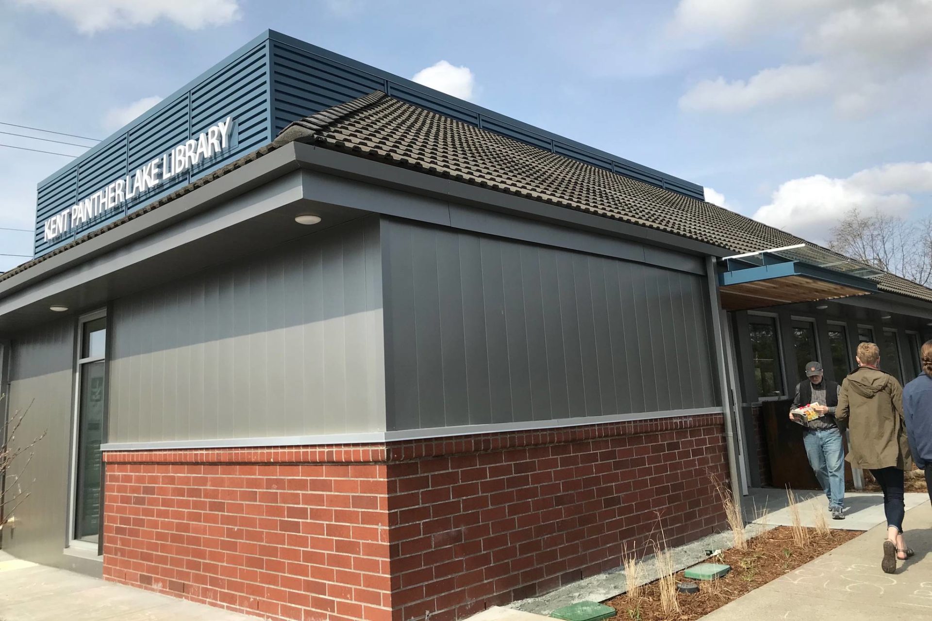 Golden milestone: KCLS opens 50th library | Kent Reporter