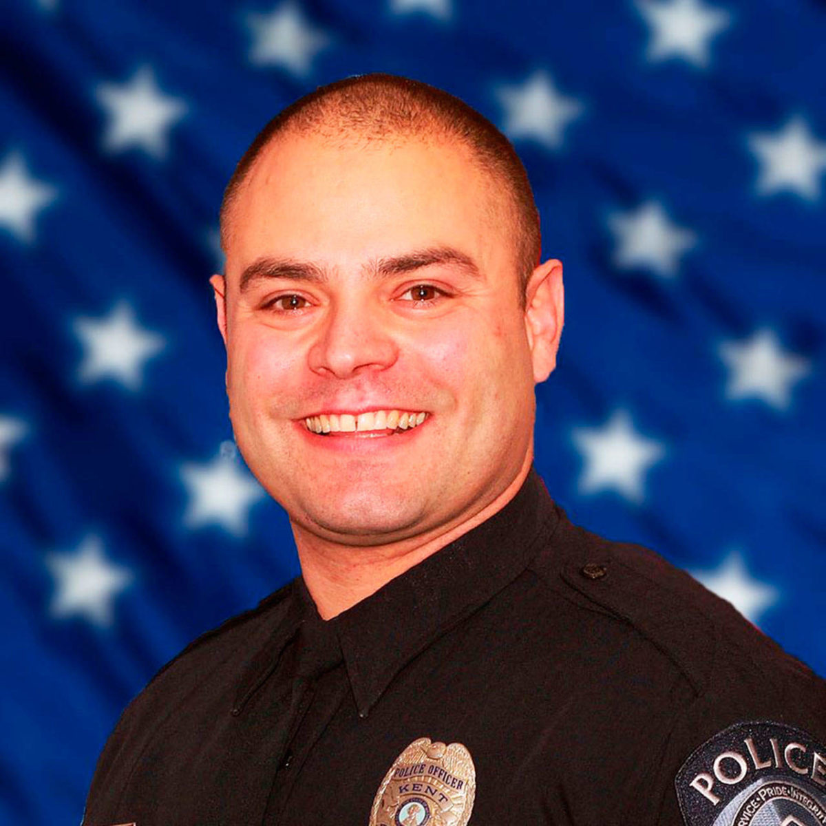 Kent Police officer helps rescue boy from Wenatchee River | Kent Reporter