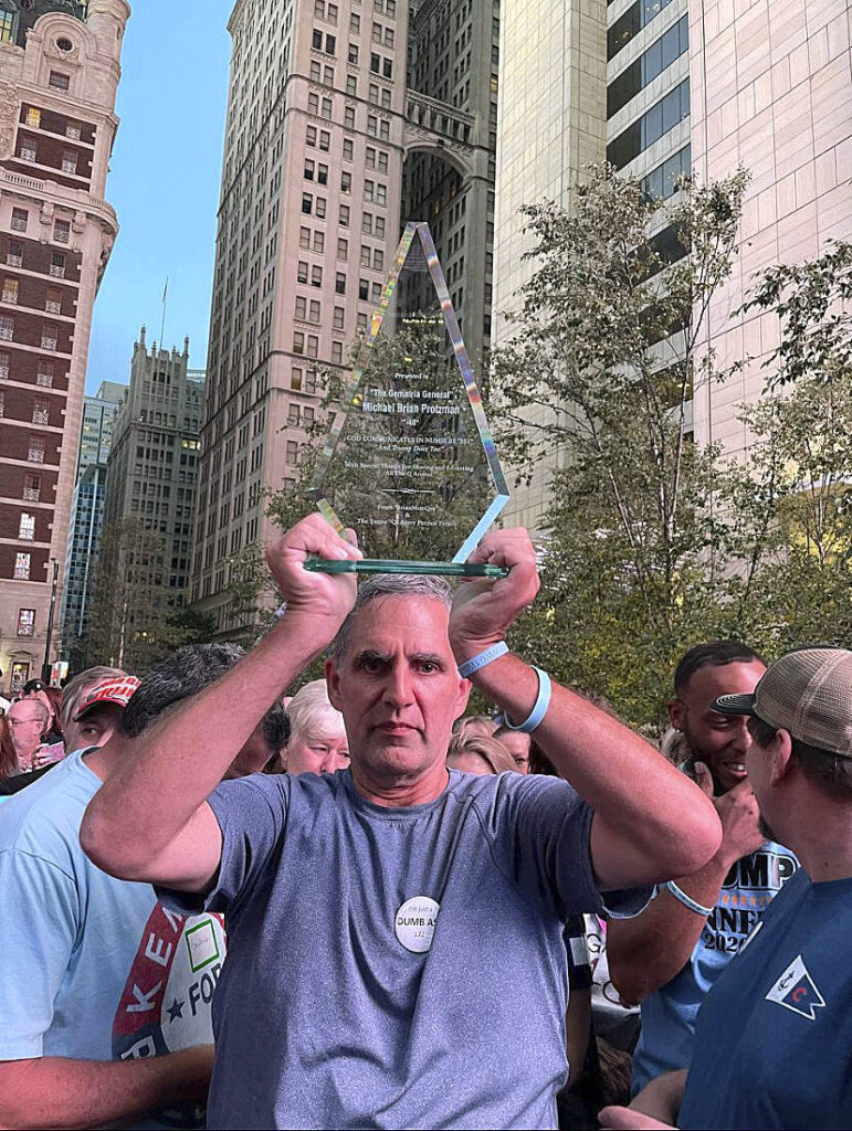 Federal Way business owner leads QAnon gathering in Dallas to see ...