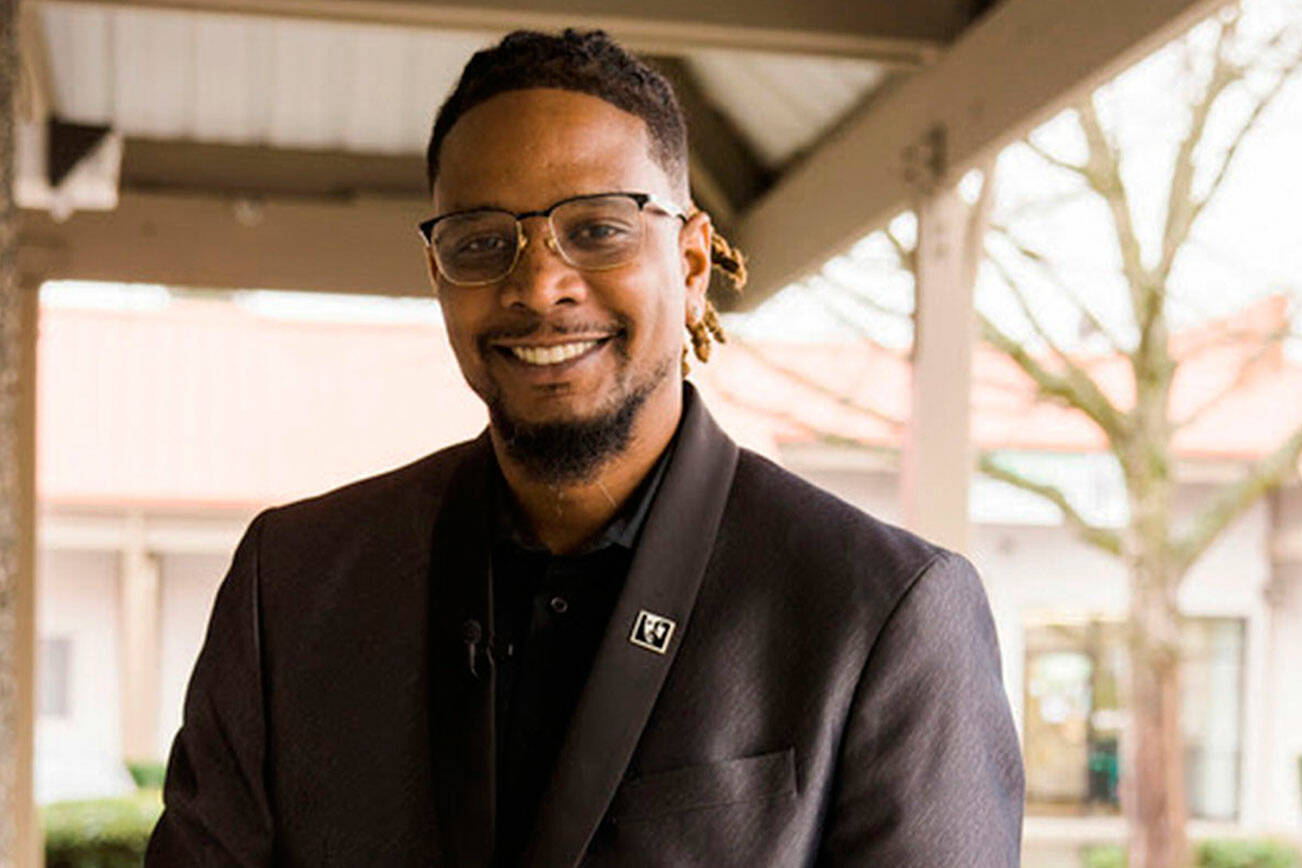 Kent’s Kendrick Glover wins 2022 King County’s Larry Gossett Service ...