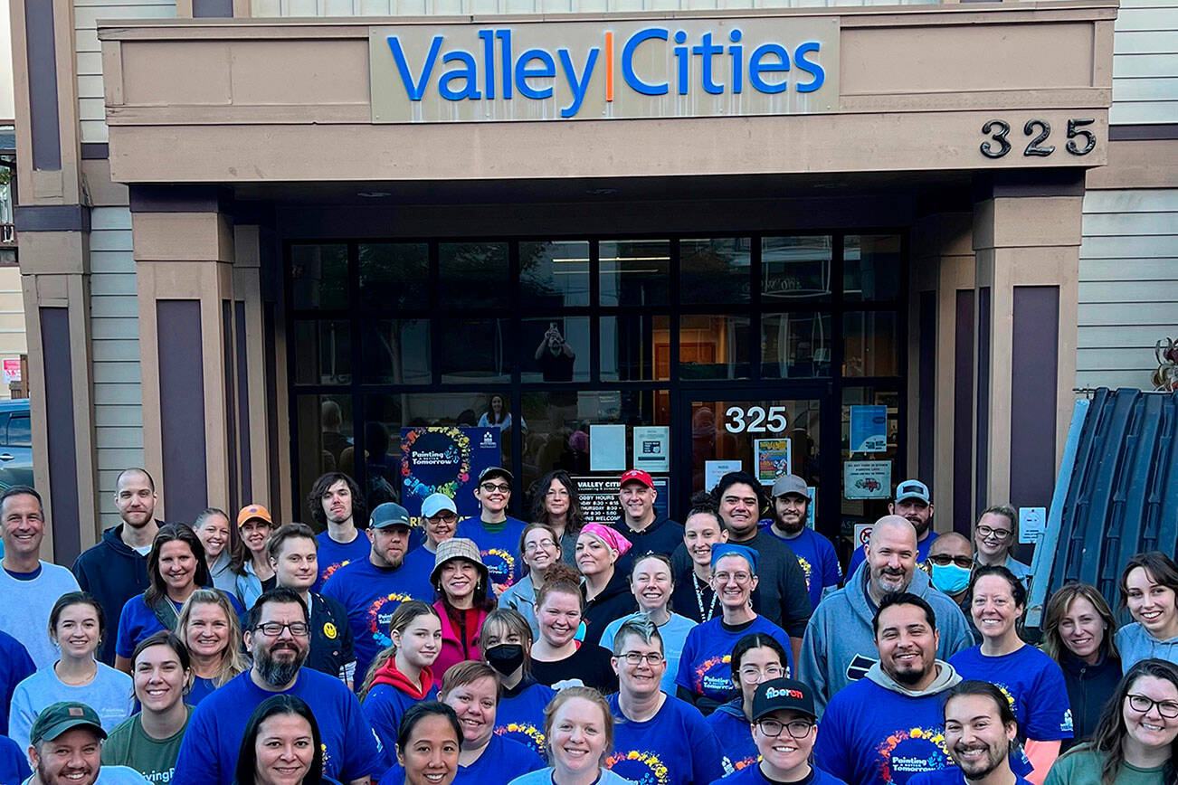 Valley Cities clinic in Kent receives a fresh coat of paint | Kent Reporter