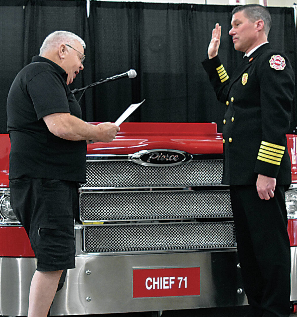 Carson replaces retiring Morris as Kent-based Puget Sound Fire chief ...