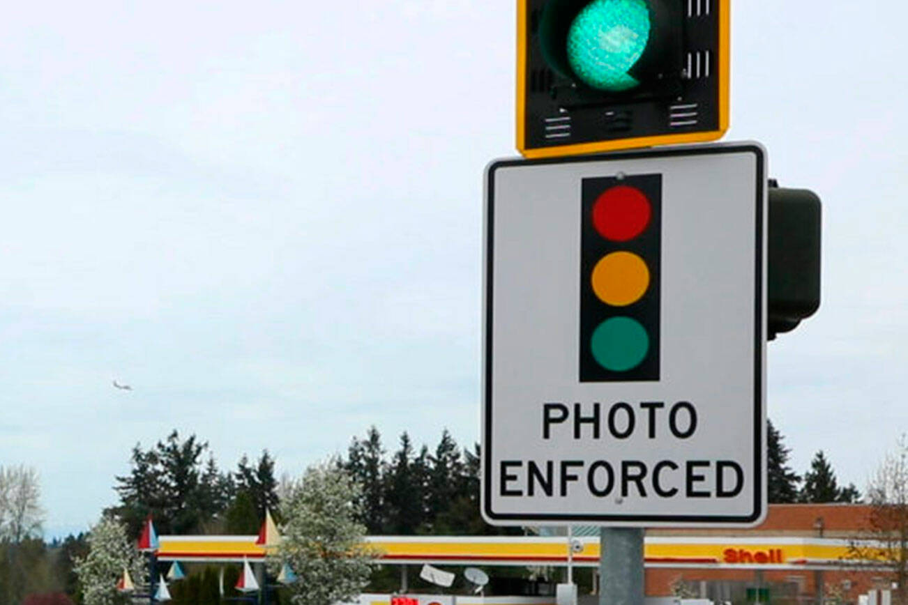 Collisions jump 144% at Kent intersections with red-light cameras ...