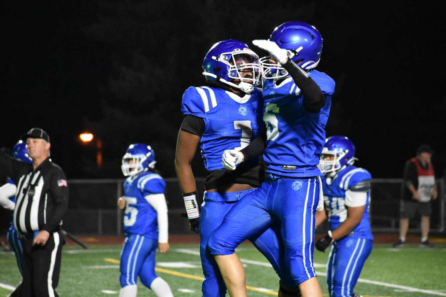 Do not scratch your eyes: Kent-Meridian football wins by 38 | Kent Reporter