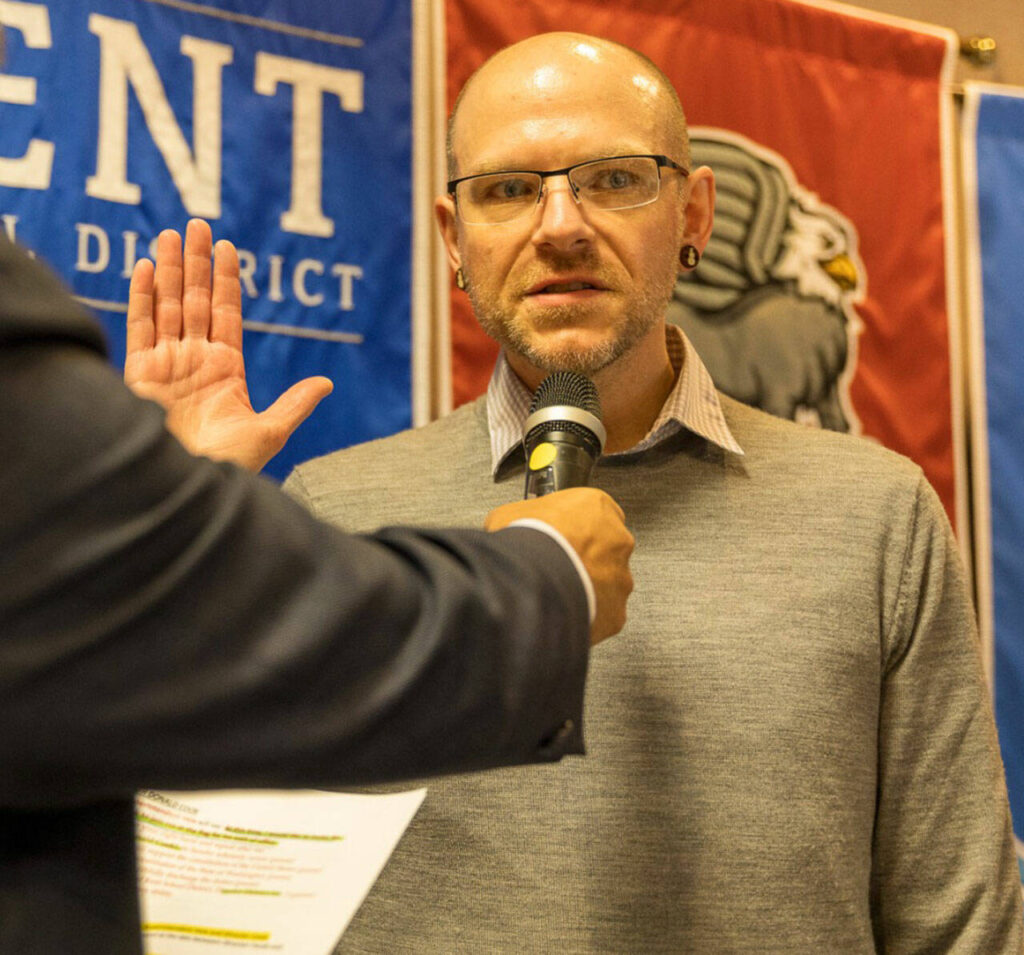 Split votes come early for new Kent School Board members | Kent Reporter