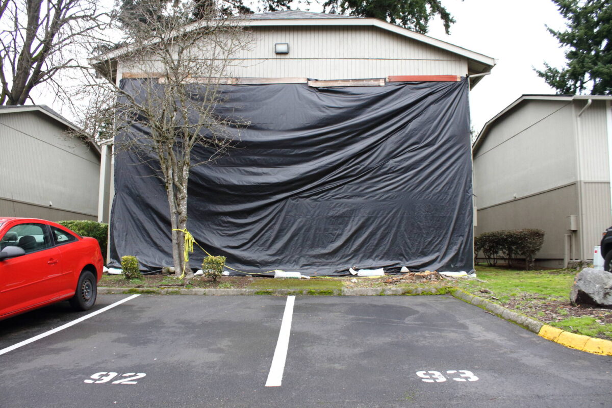 Federal Way apartment tenants deal with aftermath of collapsed ceilings ...