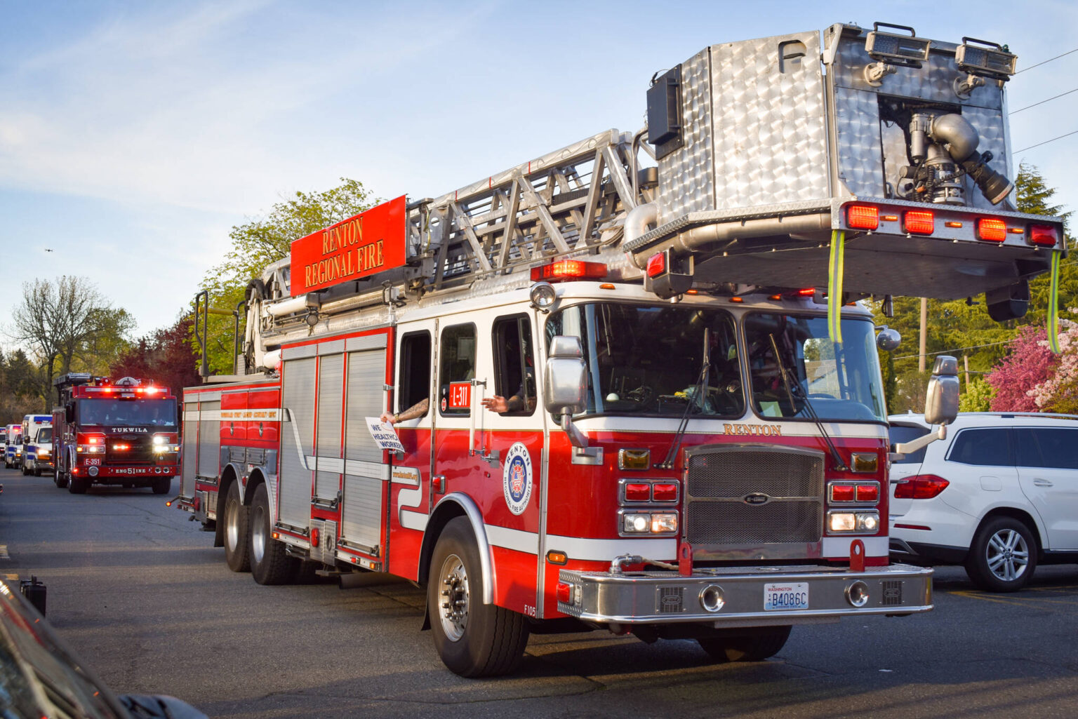 Firefighters extinguish large brush fire in Renton | Kent Reporter