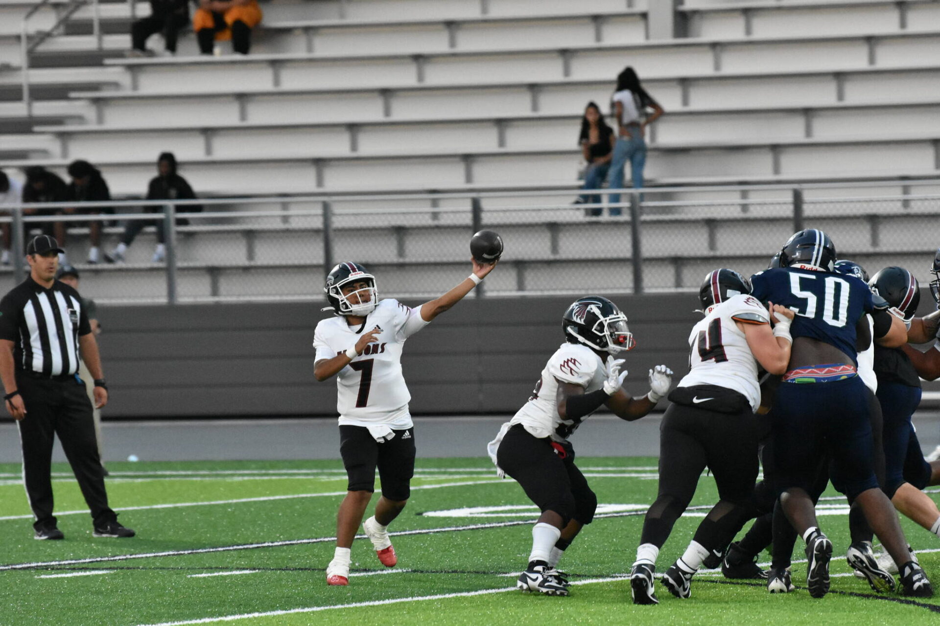 Kentlake football falters in week one | Kent Reporter