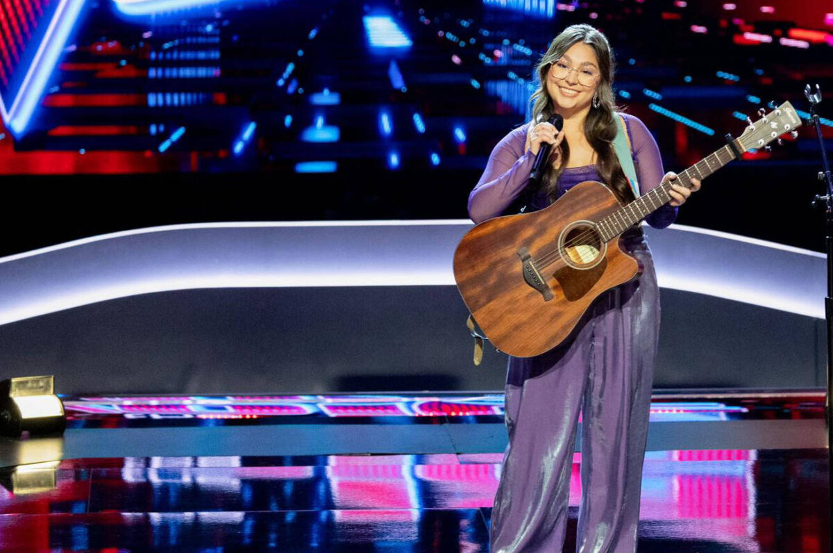 Maple Valley woman chosen to advance to Playoffs on ‘The Voice’ | Kent ...