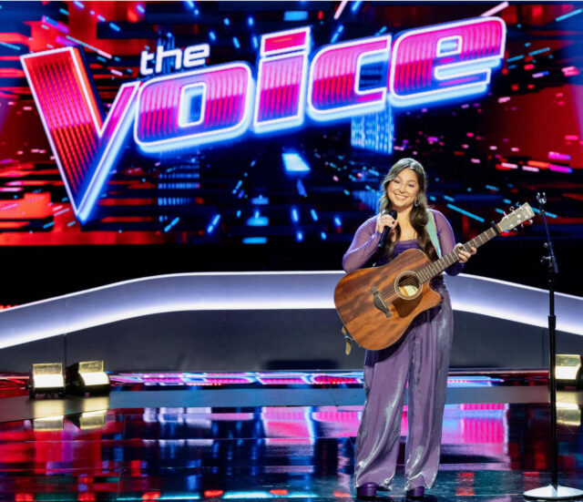 Maple Valley singer advances on ‘The Voice’ to next round | Kent Reporter