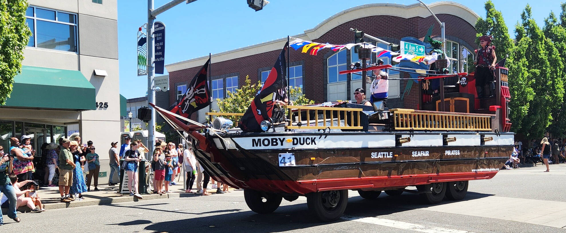 A cool time during sunny weather at Kent Cornucopia Days | Photos ...