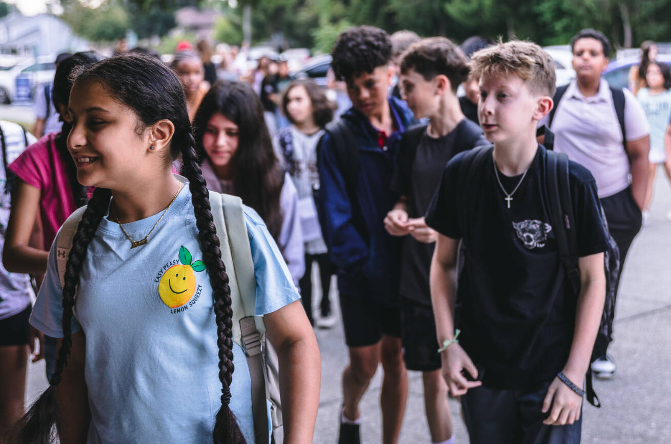 Kent School District students return for first day of classes | Photos ...