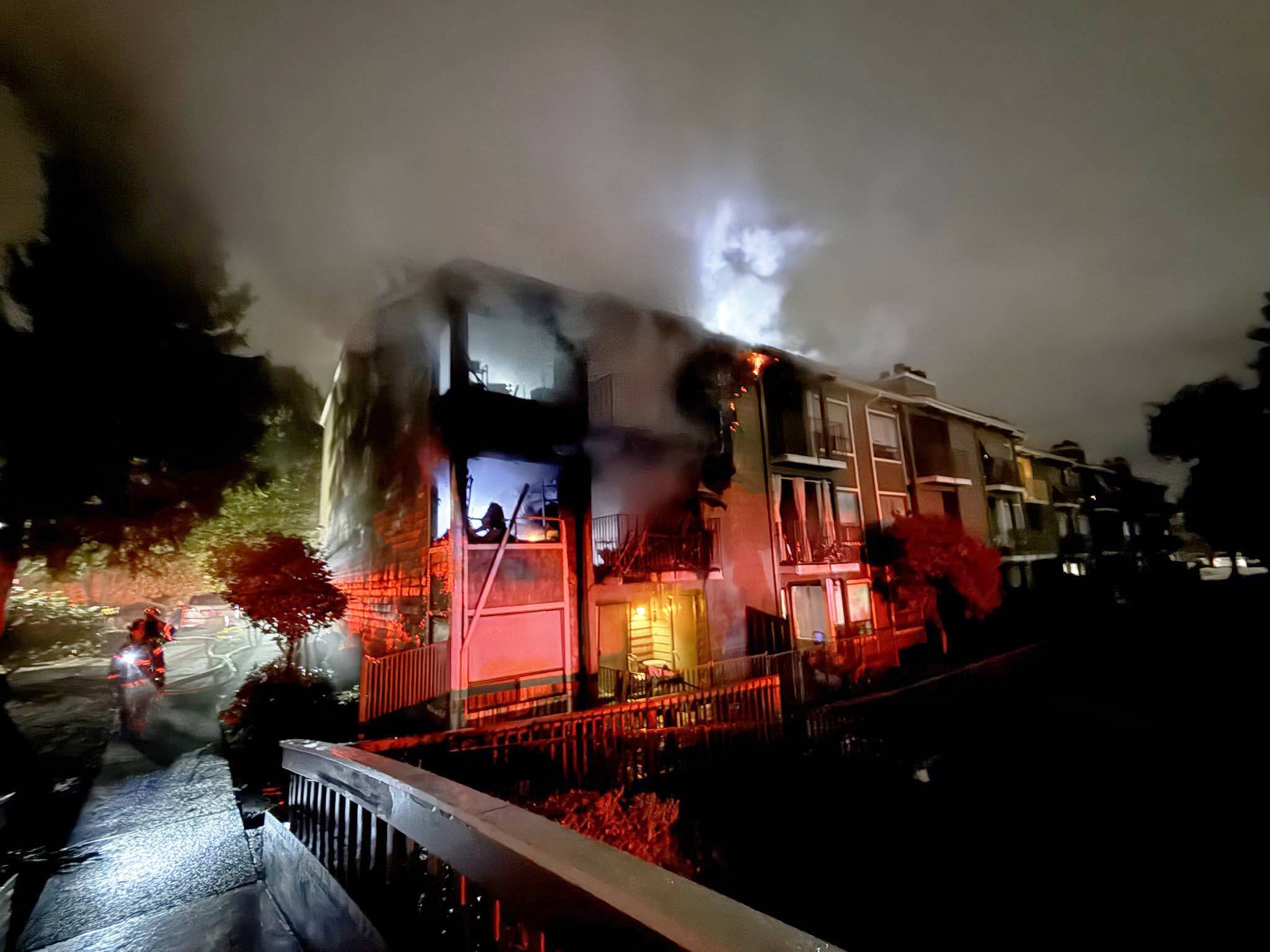 Kent fire at Waterbrook Apartments displaces five families | Kent Reporter