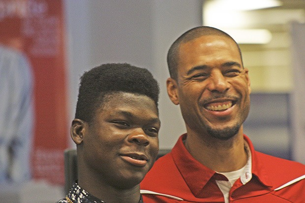 Royals star Daigbe signs with Central | Prep football | Kent Reporter