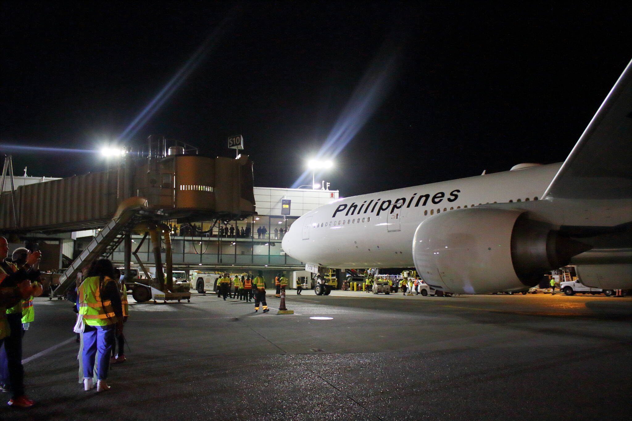 Federal Way Filipino community embraces direct flight from Seattle to ...