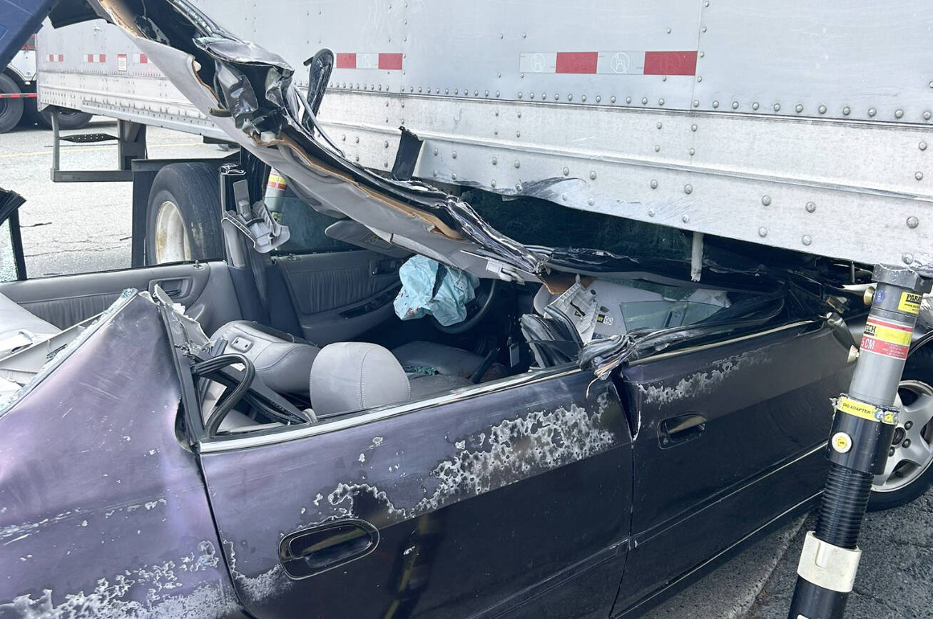 Woman sustains moderate injuries after Kent crash with semitruck | Kent ...